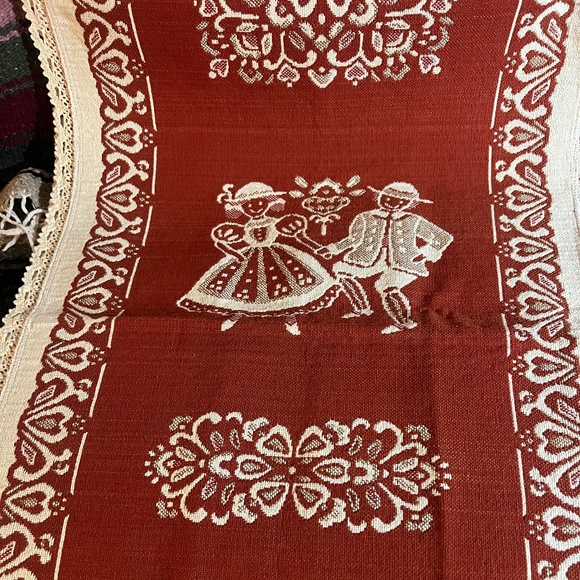 German Table Runner | Kitchen | German Rustic Red And Cream Table ...